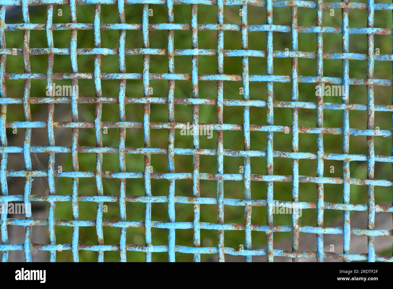 Dark blue metal mesh texture hi-res stock photography and images - Alamy