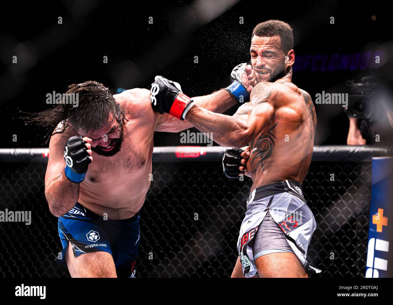 LONDON, UNITED KINGDOM. 22 Jul, 2023. Danny Roberts vs Jonny Parsons ...