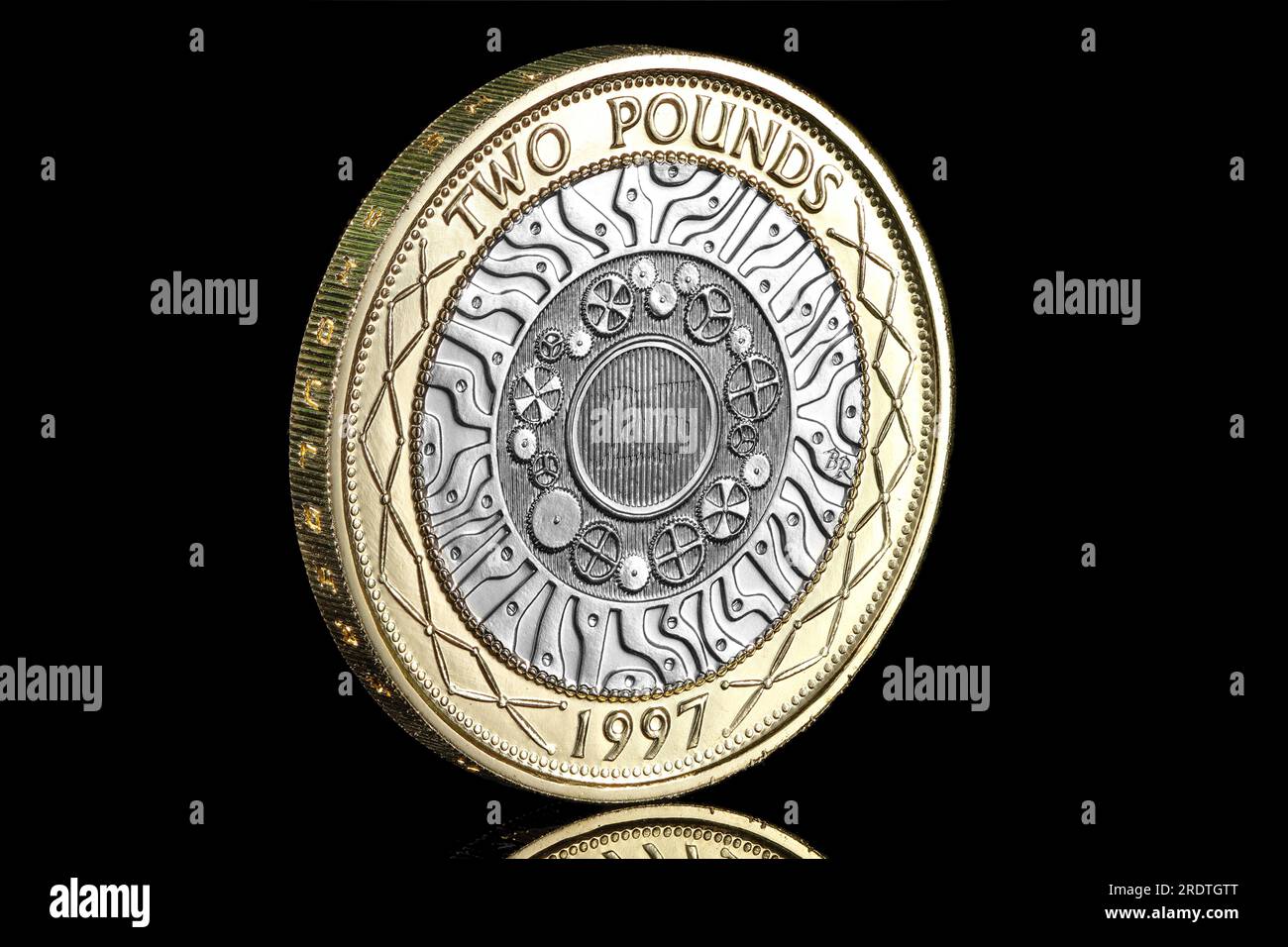 25 years of 2 pound coin hi-res stock photography and images - Alamy