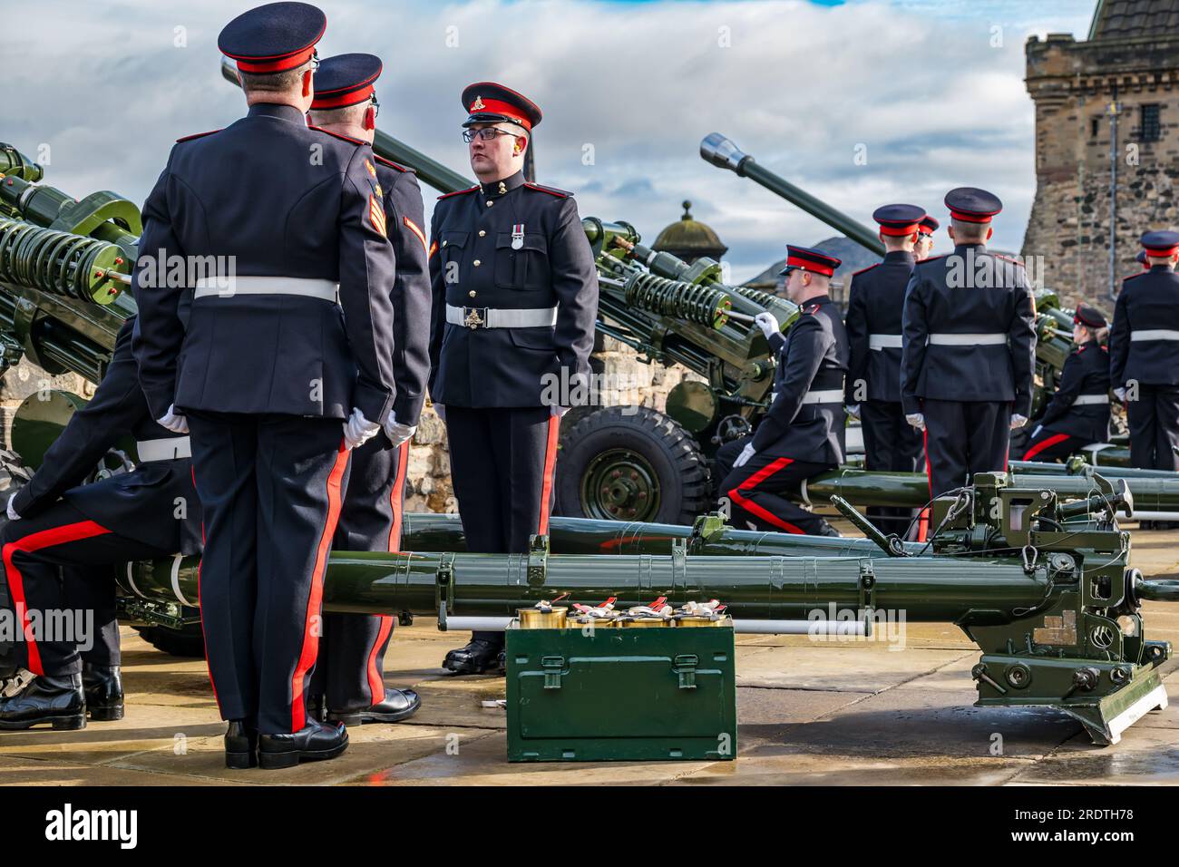 21 Gun salute marks accession of Queen Elizabeth II to the throne for ...
