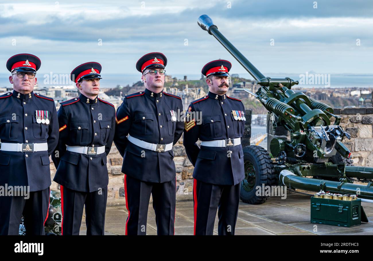 21 Gun salute marks accession of Queen Elizabeth II to the throne for ...