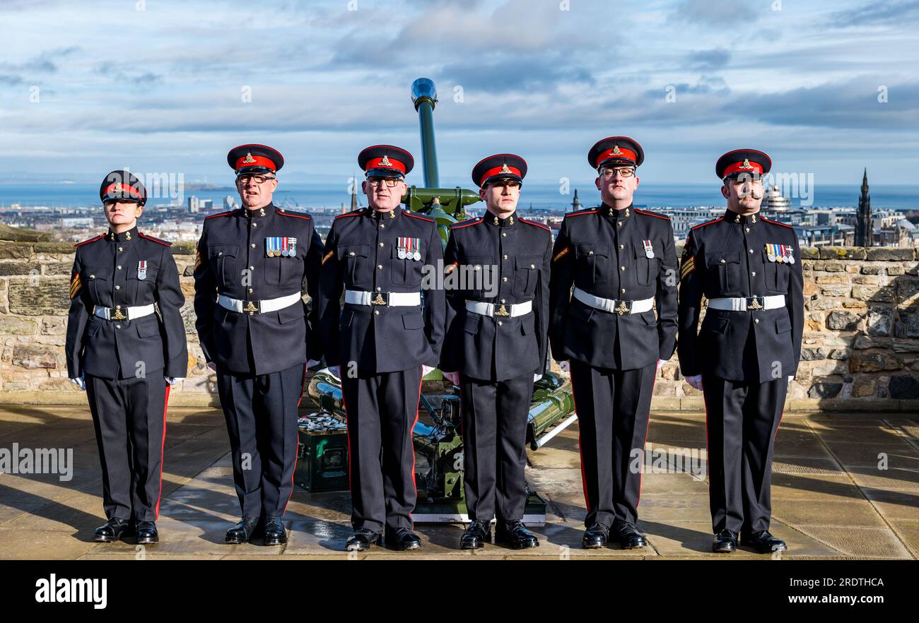 21 Gun salute marks accession of Queen Elizabeth II to the throne for ...