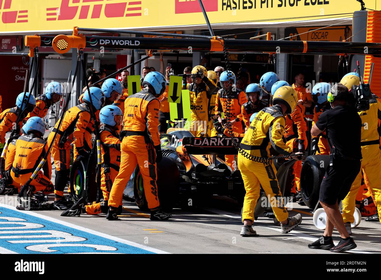 Formula 1 pit stop 2023 hi-res stock photography and images - Alamy