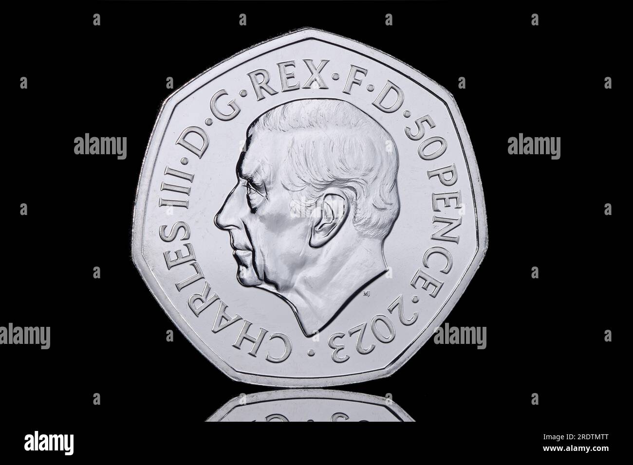 2023 Star Wars 50p coin featuring R2-D2 & C-3PO with King Charles III ...