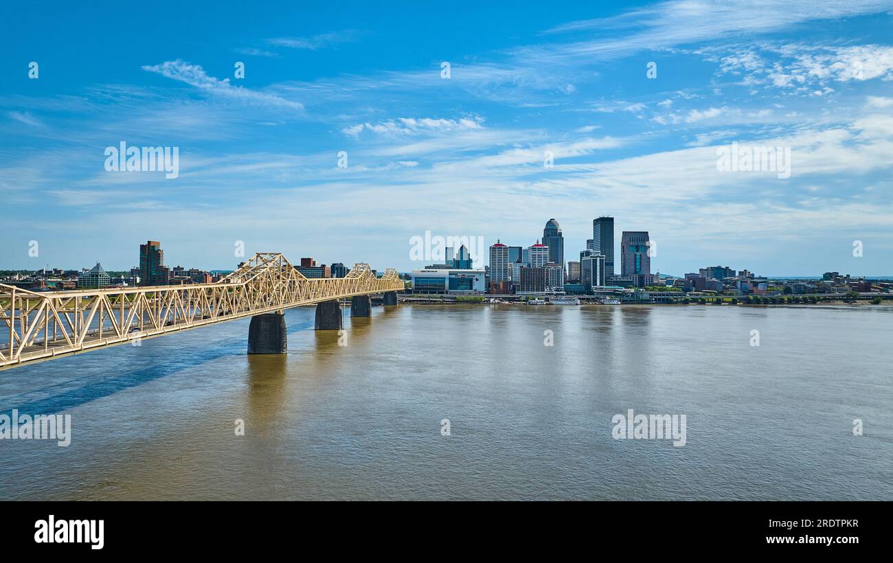 Gold bridge hi-res stock photography and images - Alamy