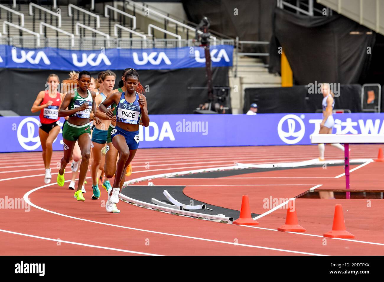 3000 metres Steeplechase Women lead out by the pacemaker at the Diamond ...