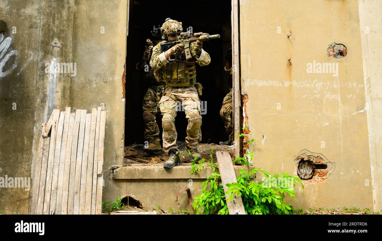 Enemy rifle hi-res stock photography and images - Alamy