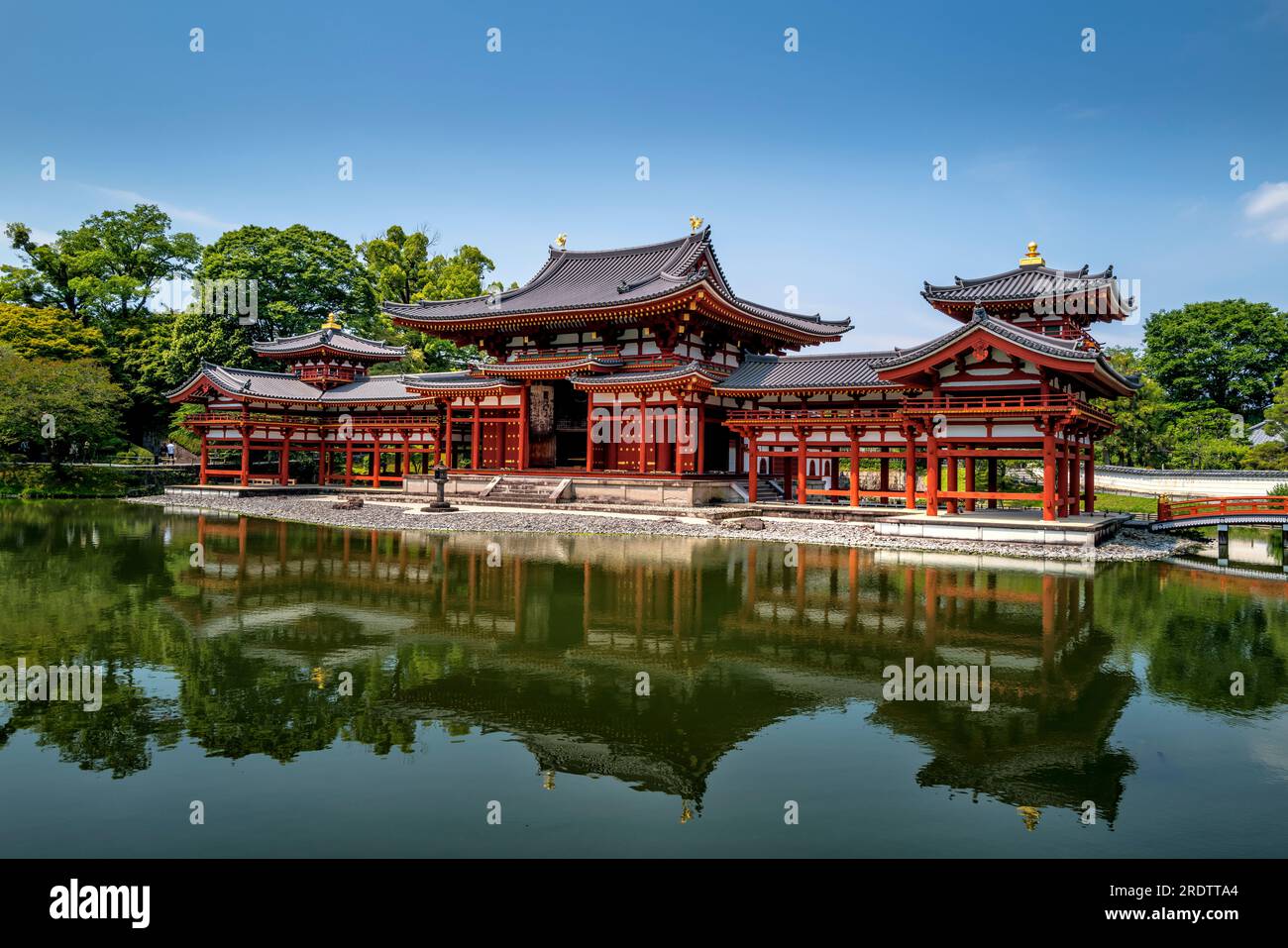 Byodo-in temple with pond in Uji, Kyoto, Japan Stock Photo - Alamy