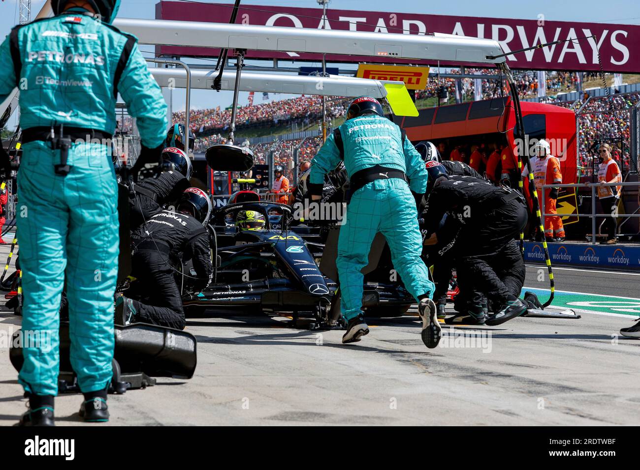 Mercedes pit crew lewis hamilton hi-res stock photography and images ...