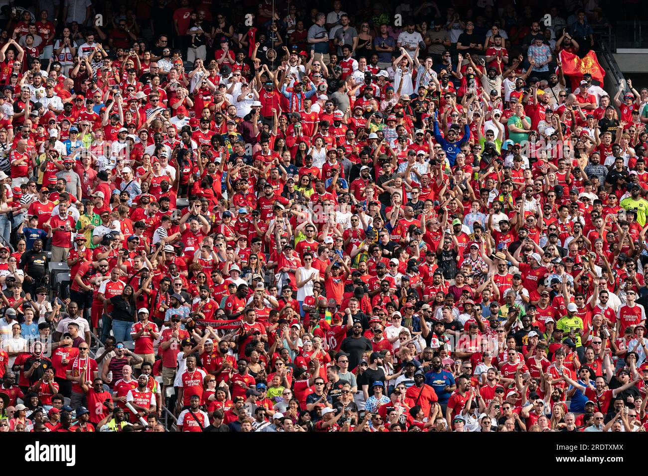 Arsenal fans hi-res stock photography and images - Alamy