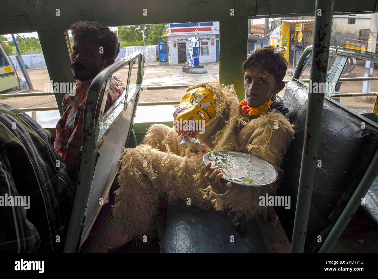 Folk artist traveling to participate in Dasara Dussera Dusera Festival ...