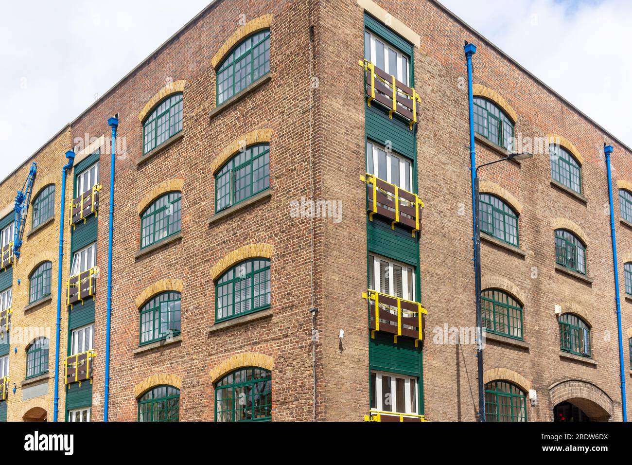 Converted warehouse apartments hi-res stock photography and images - Alamy