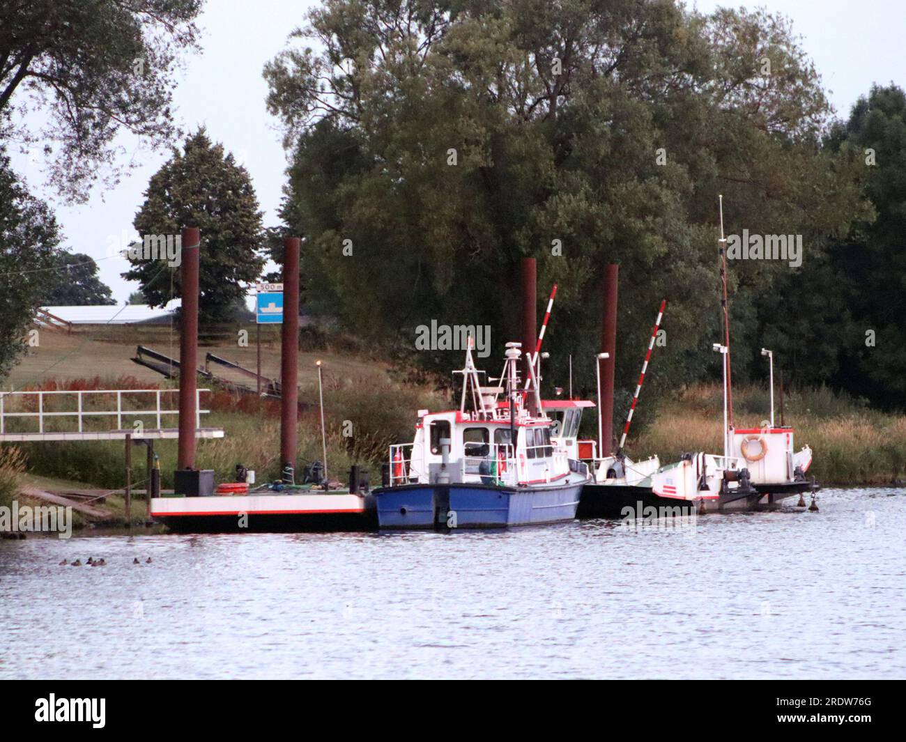 Ferry (Portable Bridge) between the Dutch cities 'Grubbenvorst' and ...