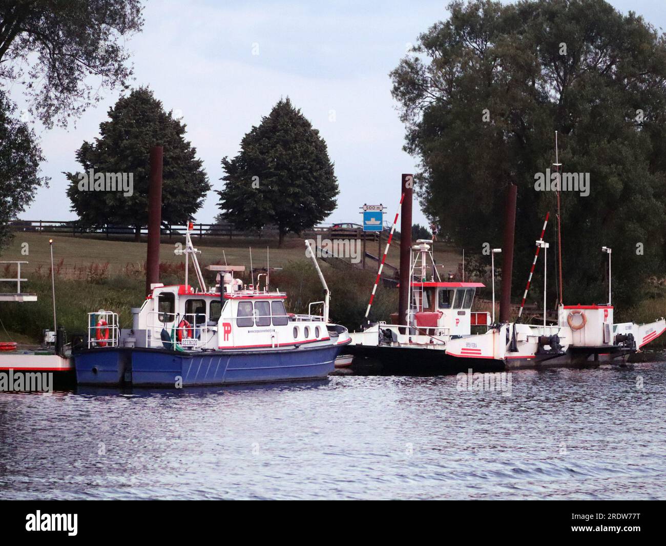Ferry (Portable Bridge) between the Dutch cities 'Grubbenvorst' and ...