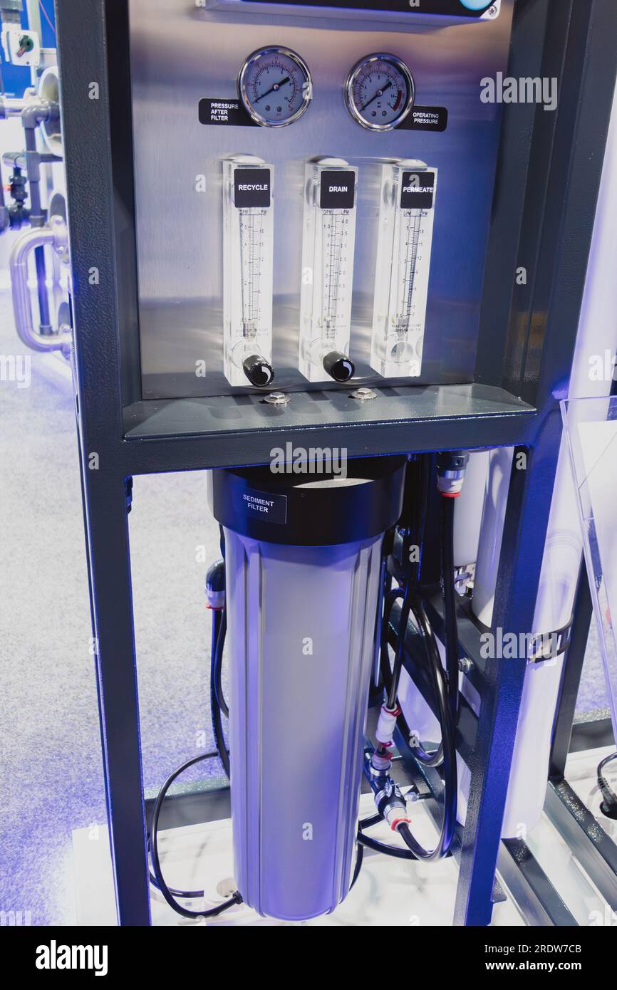 Reverse osmosis system. Pure water Stock Photo - Alamy