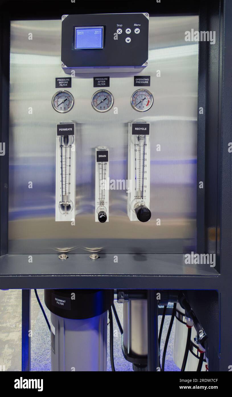 Reverse osmosis system. Pure water Stock Photo - Alamy
