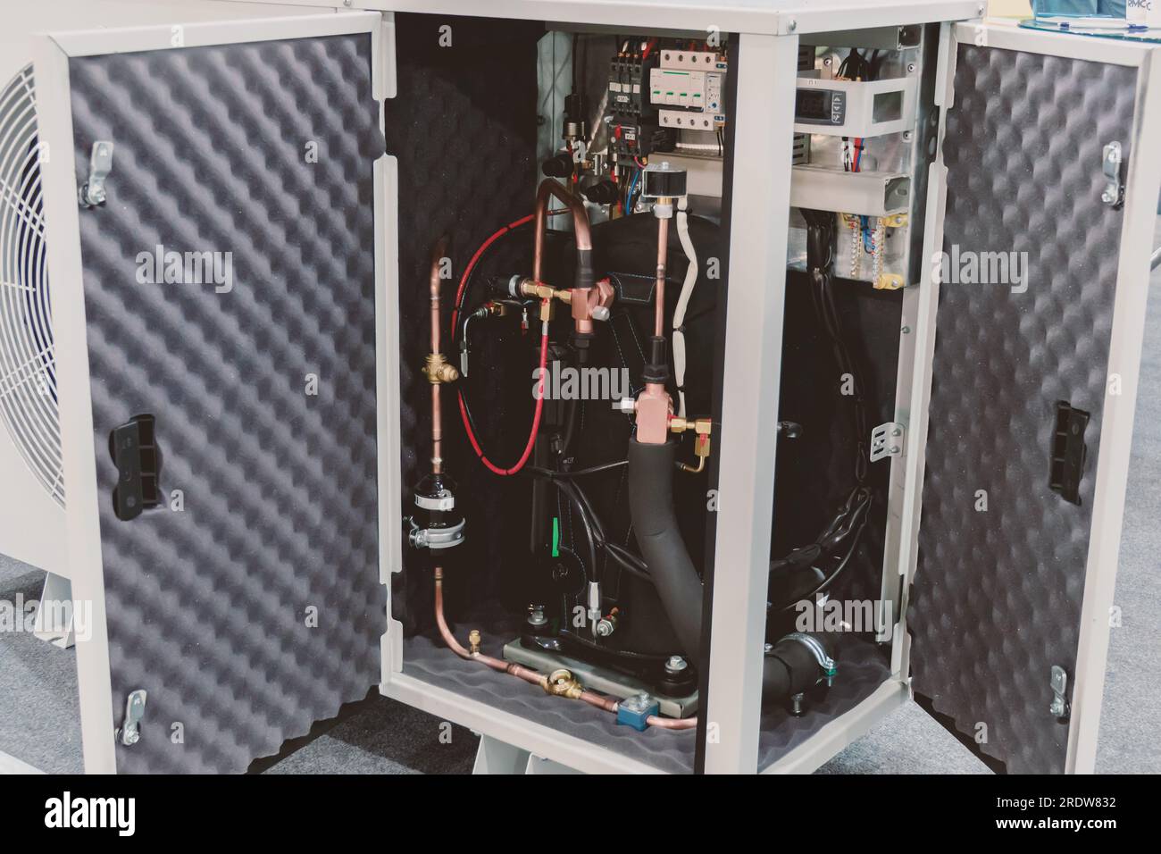 Soundproofing solutions hi-res stock photography and images - Alamy