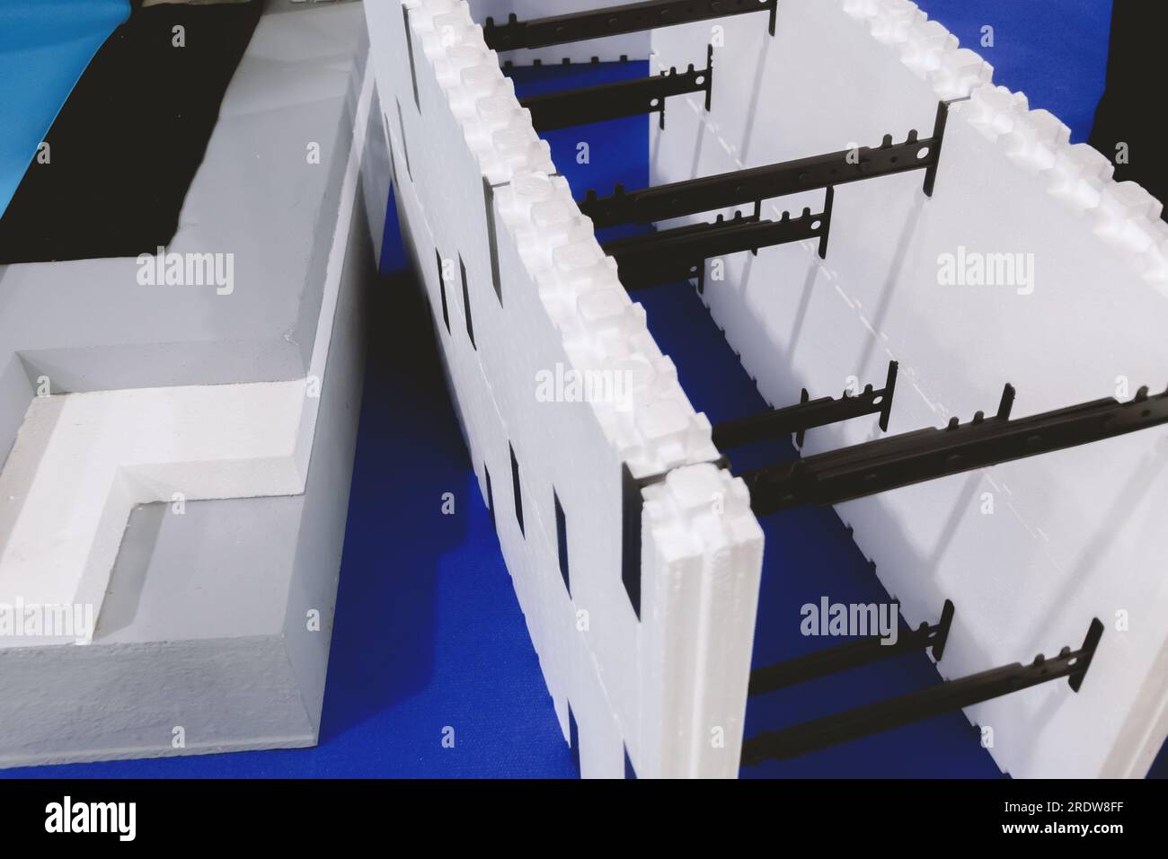 Foam installation techniques hi-res stock photography and images - Alamy