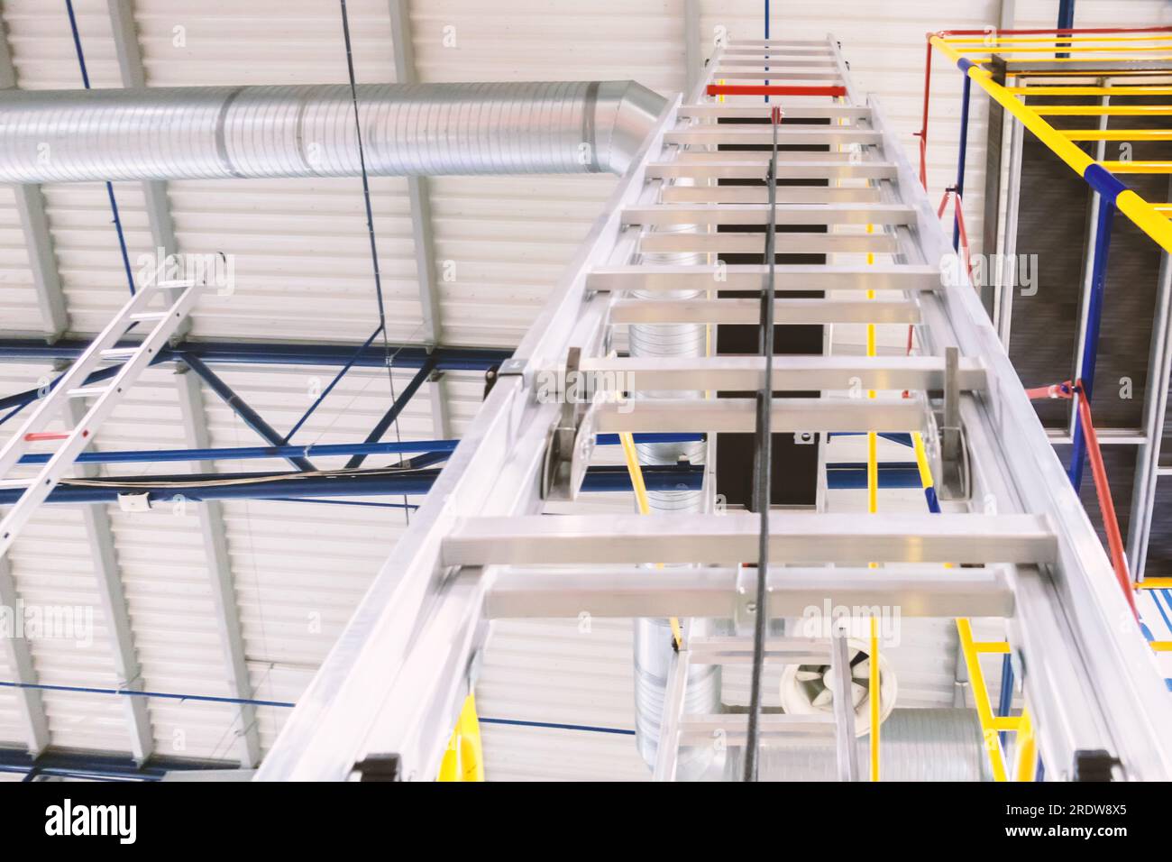 Aluminum ladders hi-res stock photography and images - Alamy
