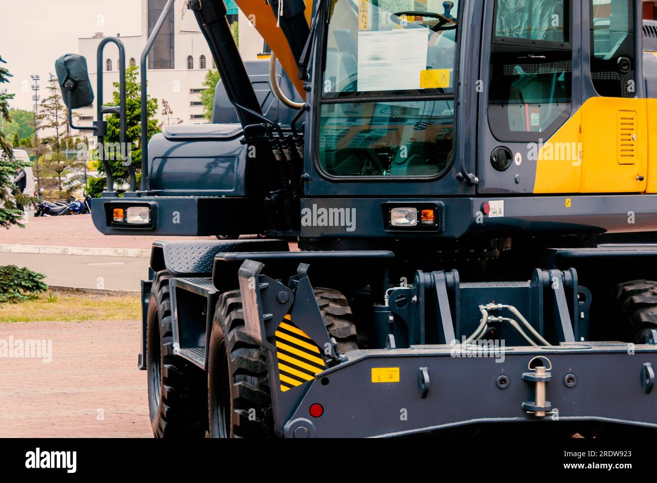 Operator control panel hydraulic hi-res stock photography and images ...