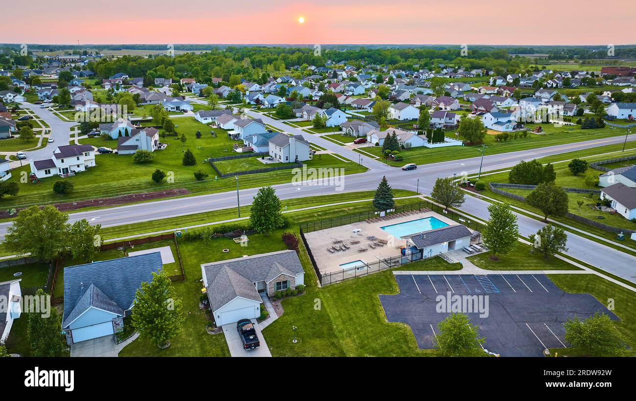 Suburban homes aerial hi-res stock photography and images - Alamy