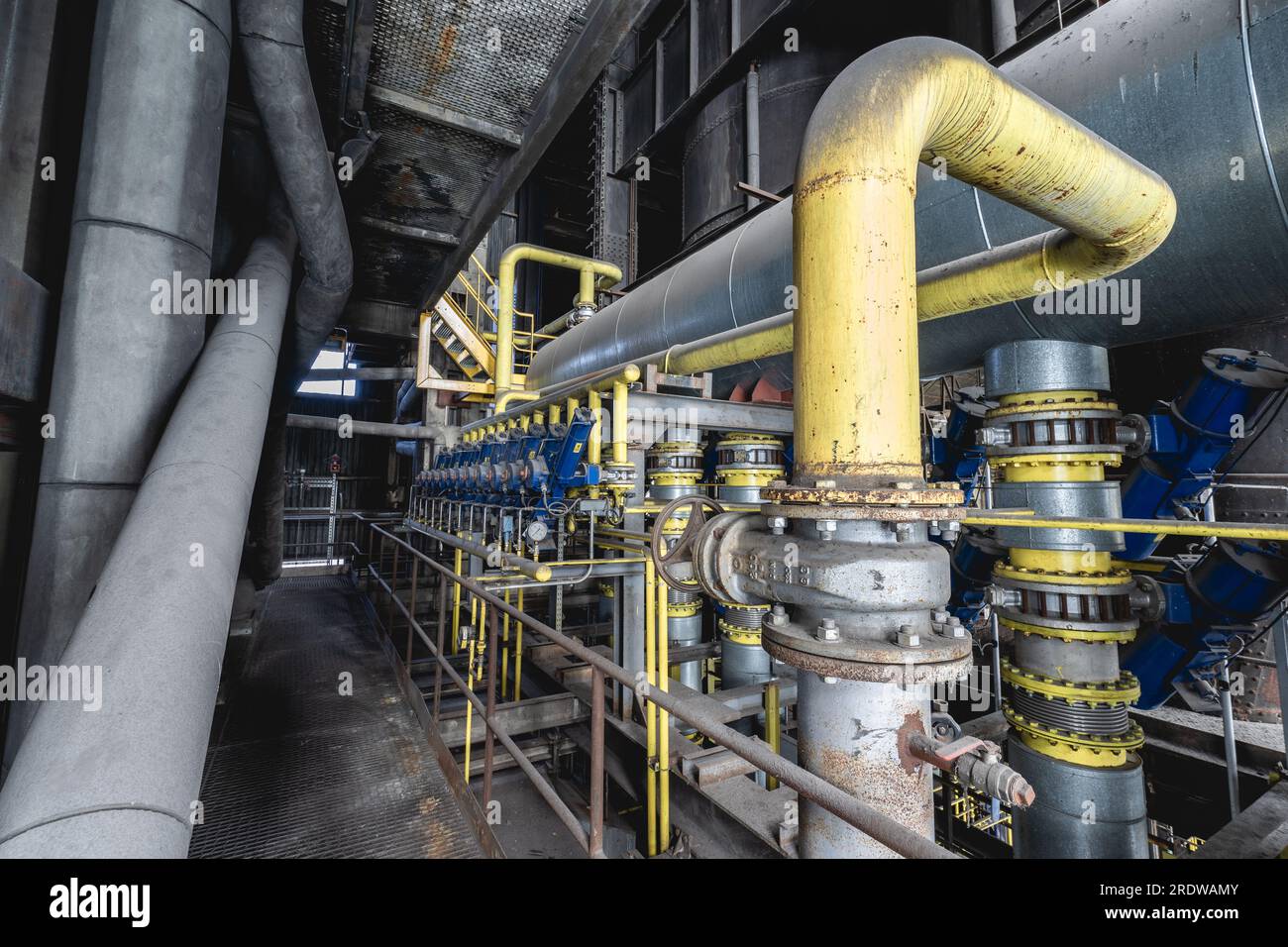 Rusty steel factory abandoned hi-res stock photography and images - Alamy