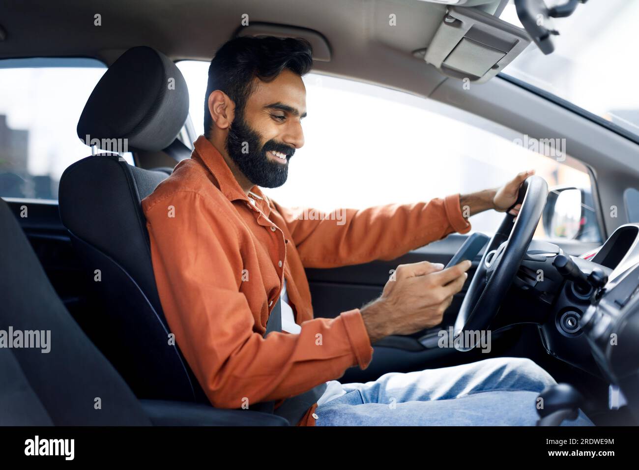 Indian road side view hi-res stock photography and images - Alamy