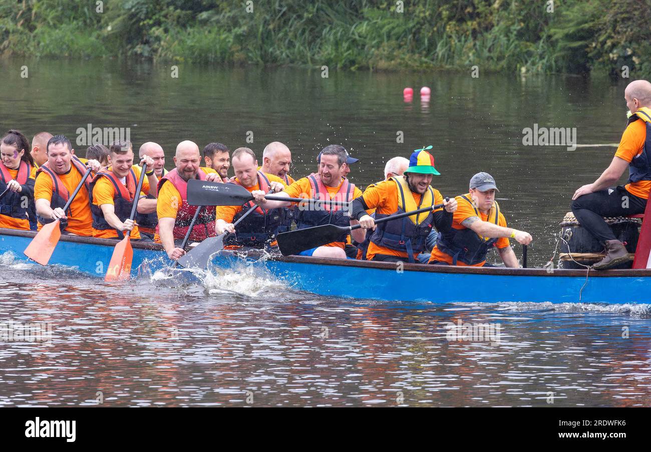 Splashing with their paddles hi-res stock photography and images - Alamy