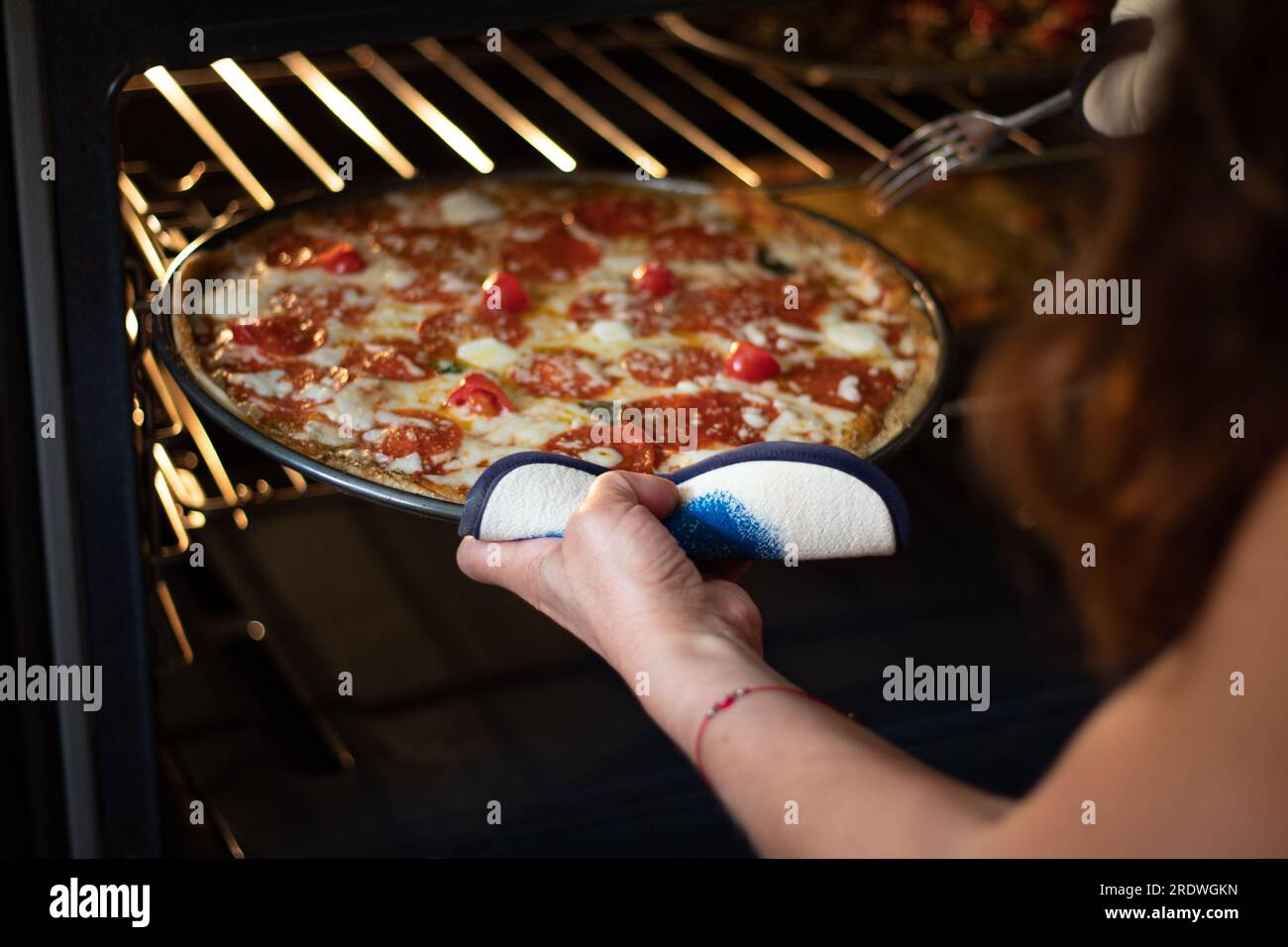 Inside an oven hi-res stock photography and images - Alamy