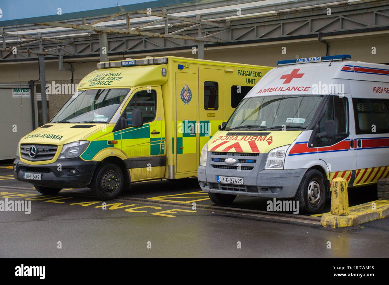 Hse ambulance hi-res stock photography and images - Alamy