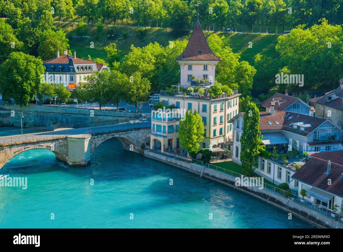 Panoramic view of Aare river, Untertorbrucke bridge and old town of ...