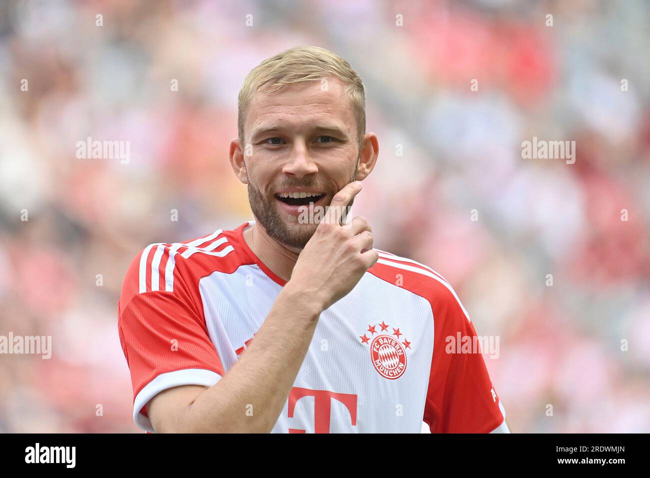 Konrad LAIMER (FC Bayern Munich), gesture, action, single image ...