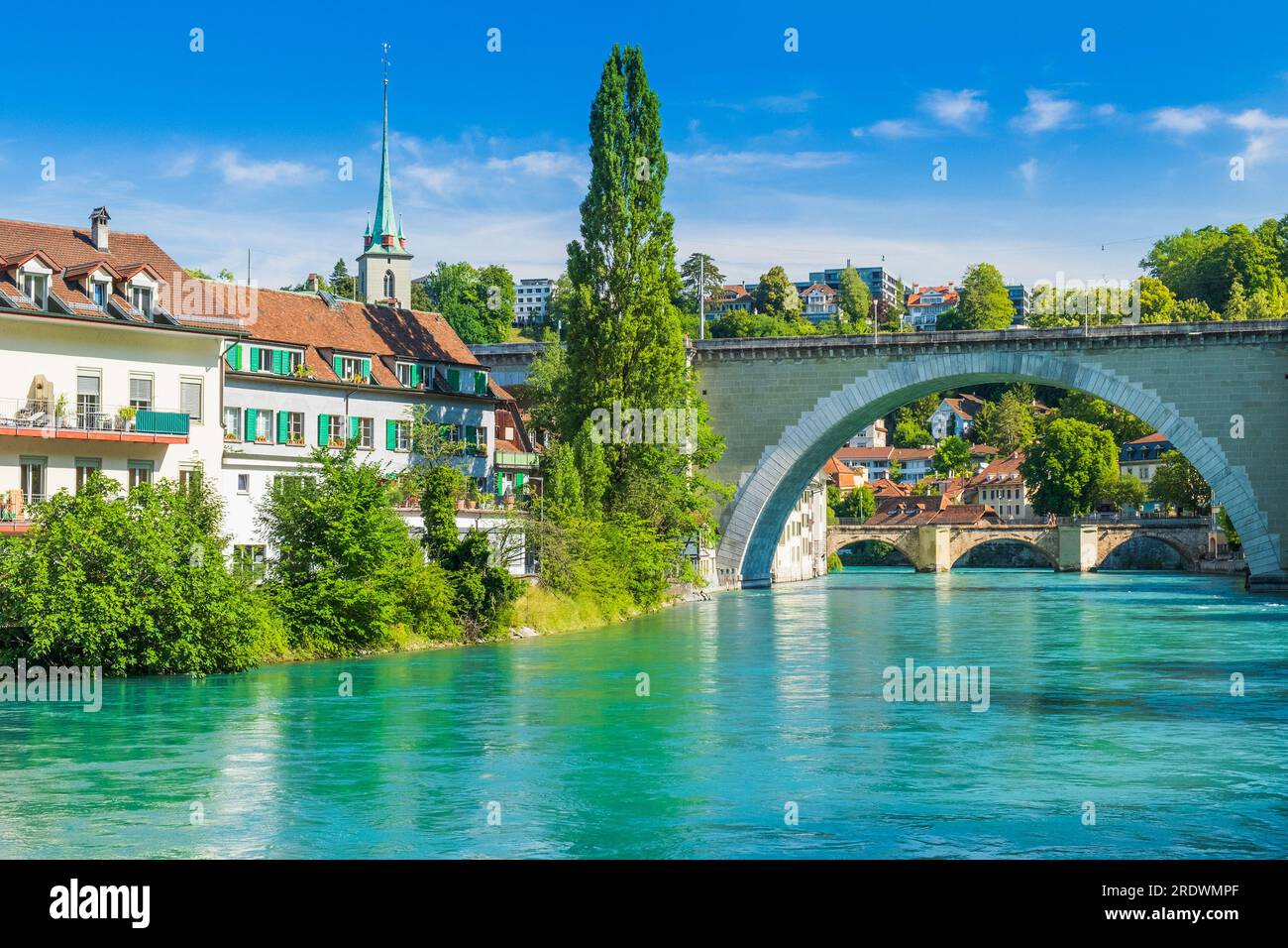 Old city center and Nydeggbrucke bridge over river Aare, Bern ...