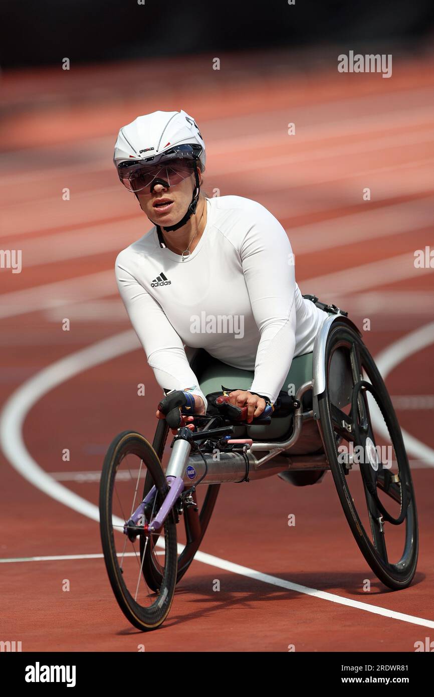 Hannah COCKROFT after the 800m wheelchair race in the Wanda Diamond ...
