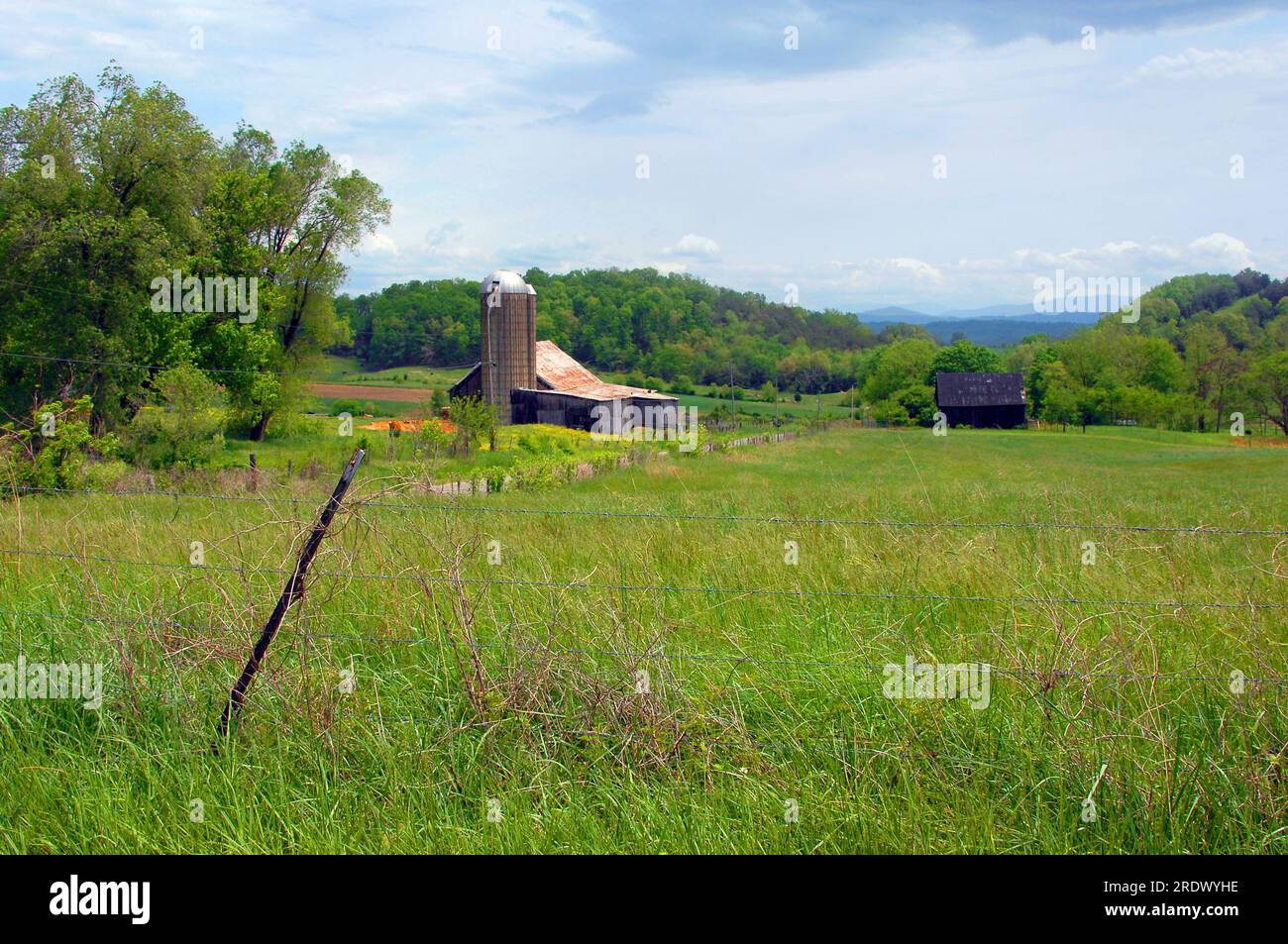 Old barns with silo hi-res stock photography and images - Alamy