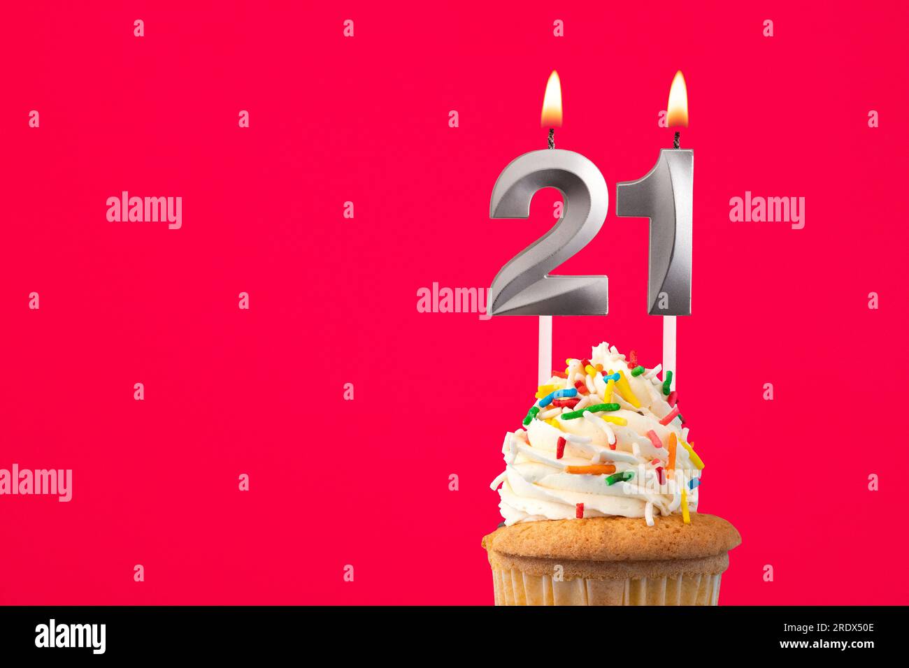 Birthday cake candle number 21 hi-res stock photography and images - Alamy
