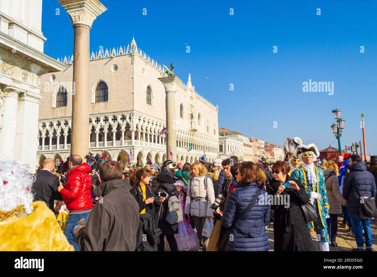 Crowd people walking promenade italy hi-res stock photography and ...