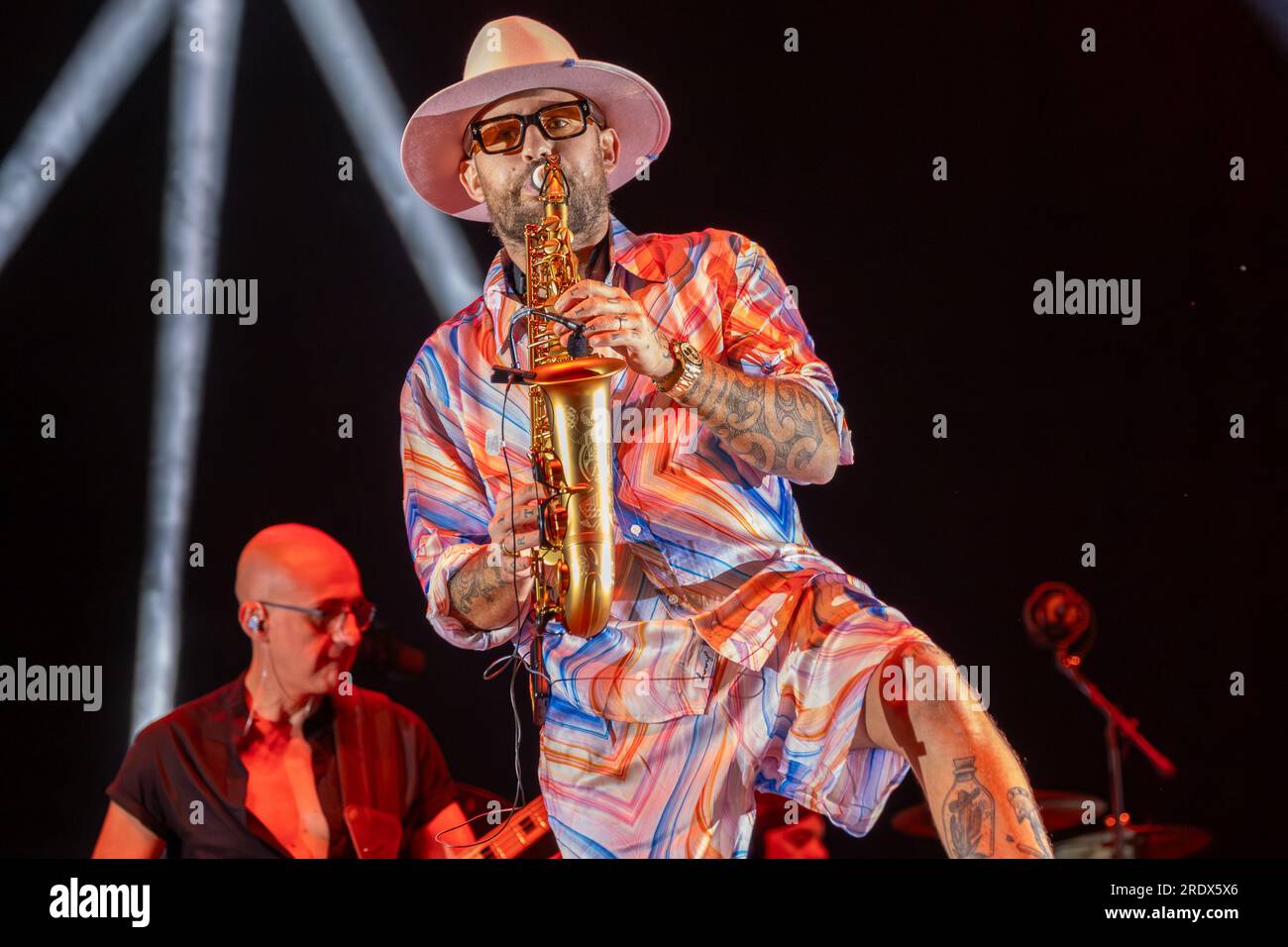 Jimmy sax on stage hi-res stock photography and images - Alamy