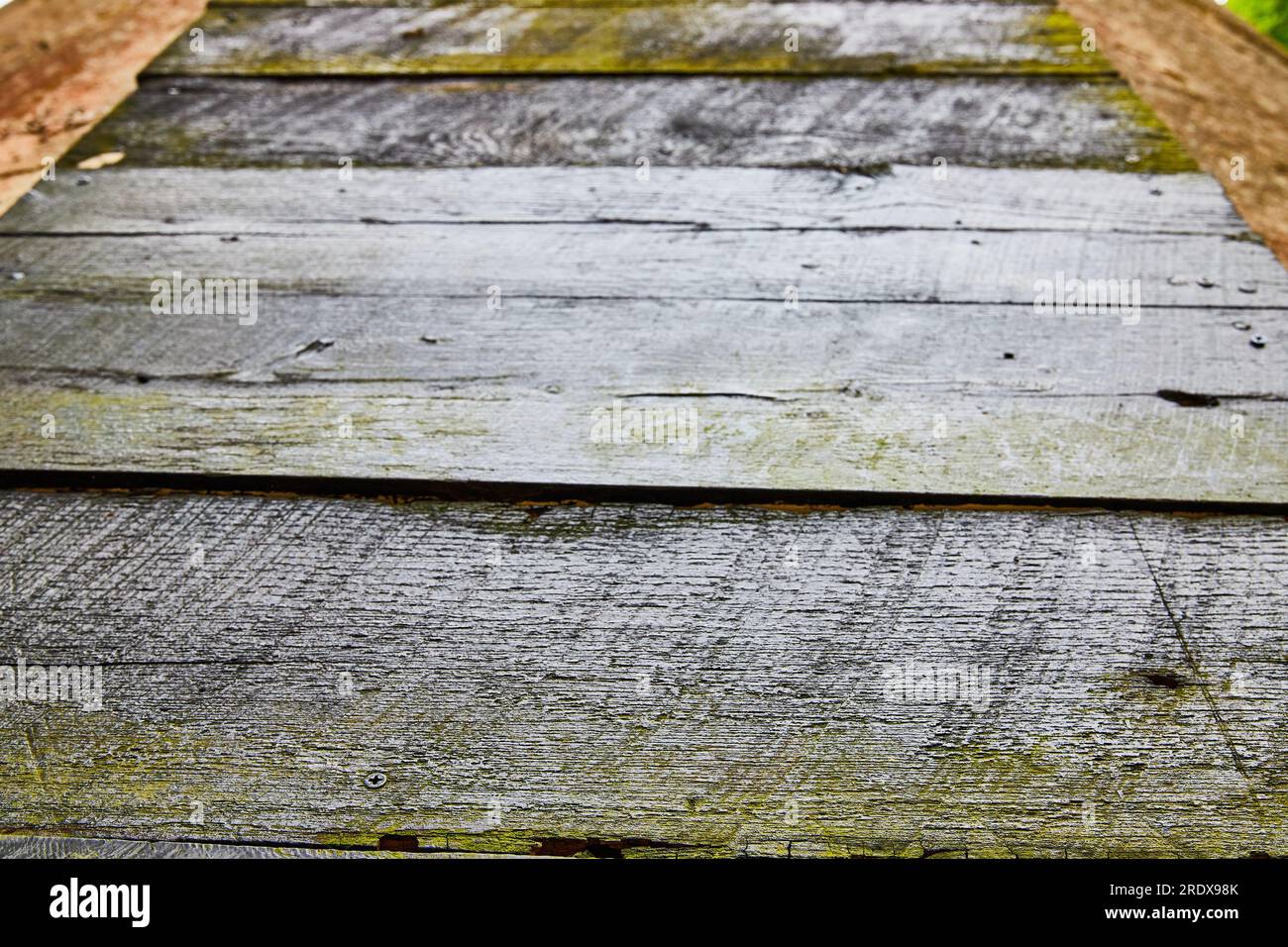 Splintering hi-res stock photography and images - Alamy