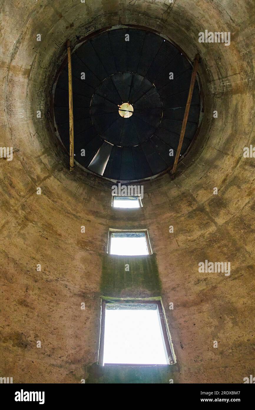 Decaying silo hi-res stock photography and images - Alamy