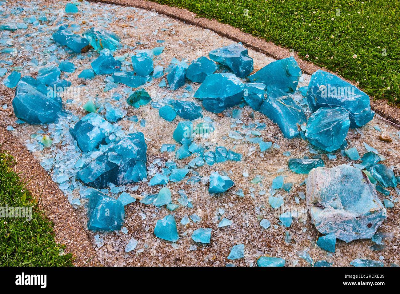 Concrete embedded stones hi-res stock photography and images - Alamy