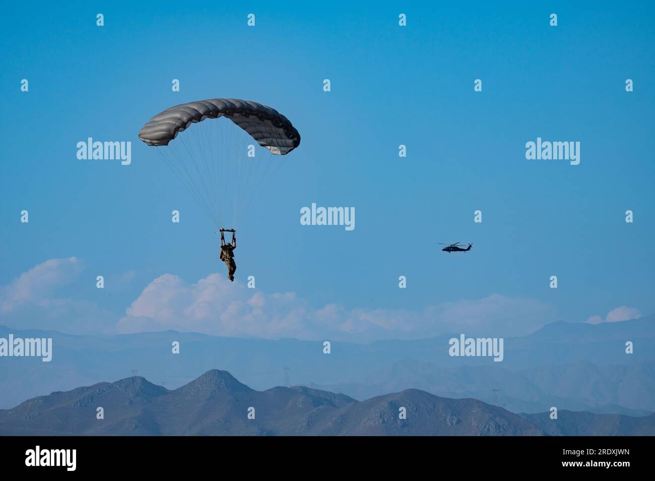 U.S. Soldiers assigned to the Army's 7th Special Forces Group (Airborne ...