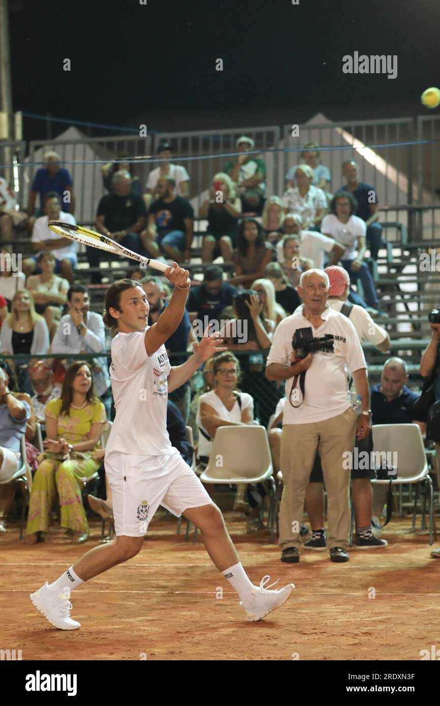 Milano Marittima (RA), flashback between Cricca and Isobel Kinnear that ...