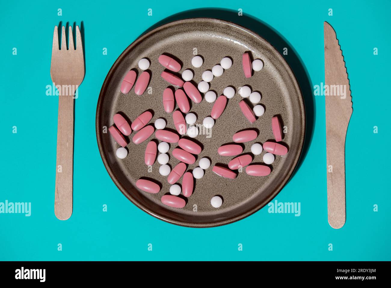 Organizer weekly shots with fork and knife medical pill box with doses ...