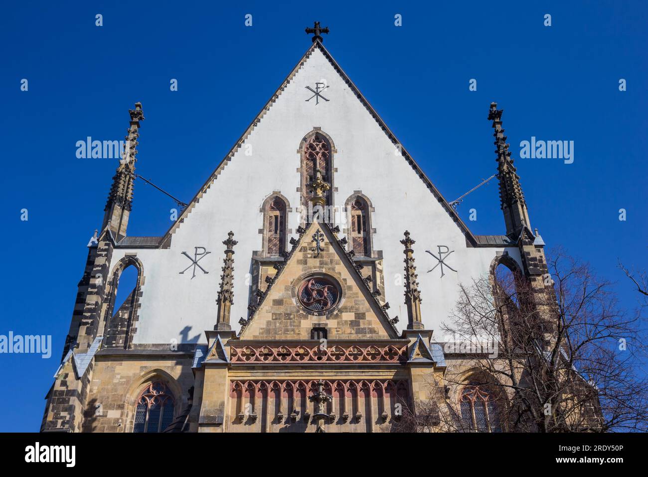 Front facade of the historic Thomaskirche church in Leipzig, Germany ...