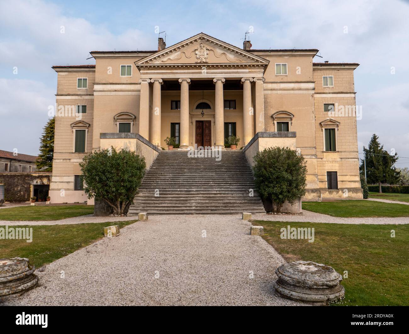 Italian neo renaissance architecture hi-res stock photography and ...