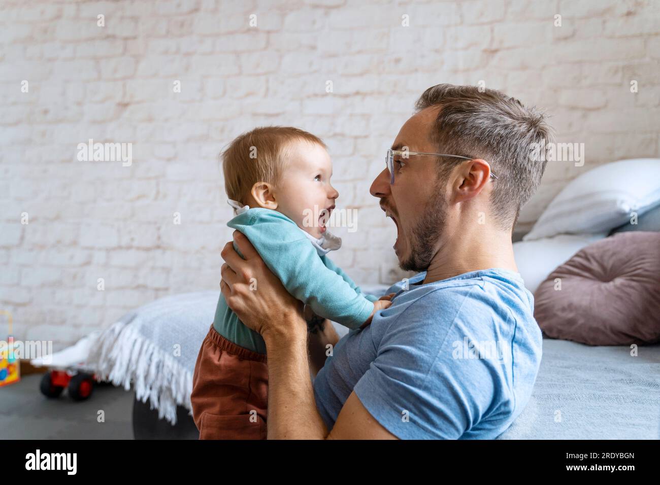 Father screaming child hi-res stock photography and images - Alamy