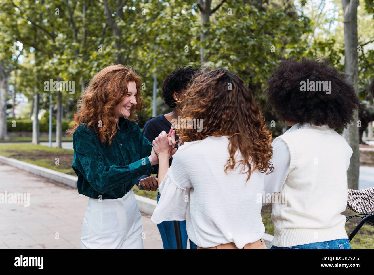 Four friends having fun together hi-res stock photography and images ...
