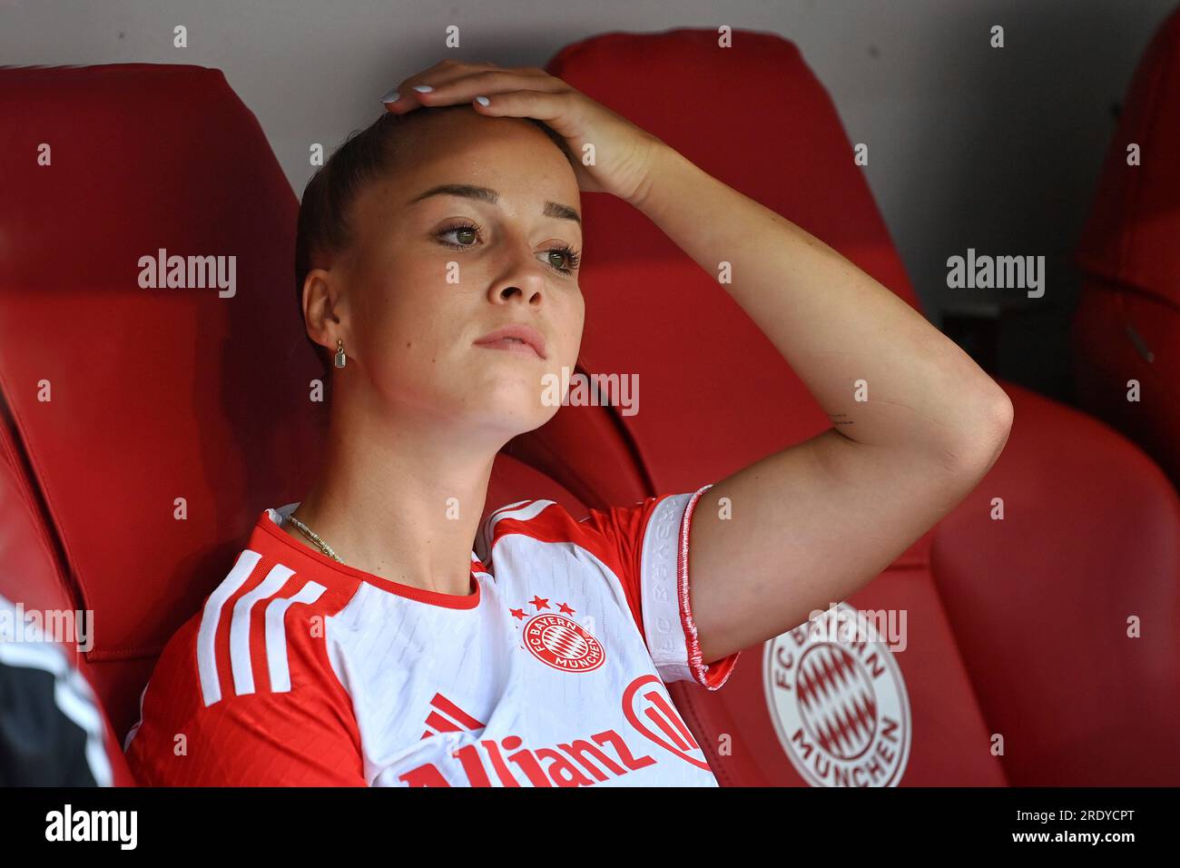 Giulia gwinn portrait hi-res stock photography and images - Alamy