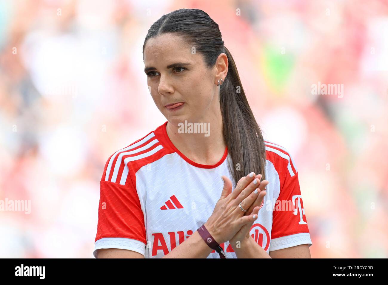 Sarah ZADRAZIL (FCB), single image, cut single motif, portrait ...